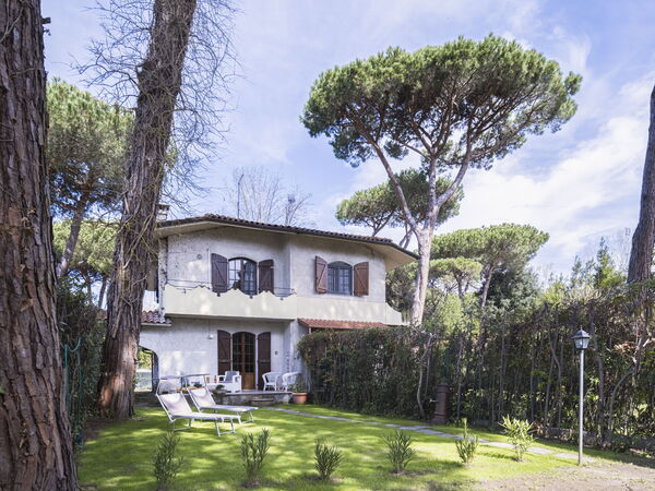 Holiday Homes and Villas for rent near the Sea in Italy